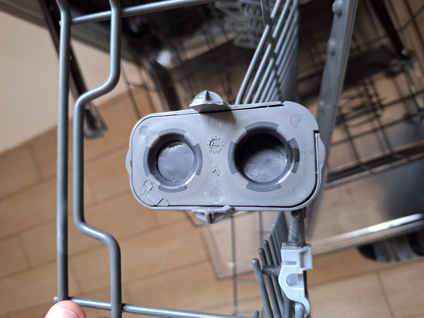 Nie domywało na górnym koszu zmywarki Whirlpool ADG 8558 A++ PC FD ... Nie domywało na górnym koszu zmywarki Whirlpool ADG 8558 A++ PC FD ...